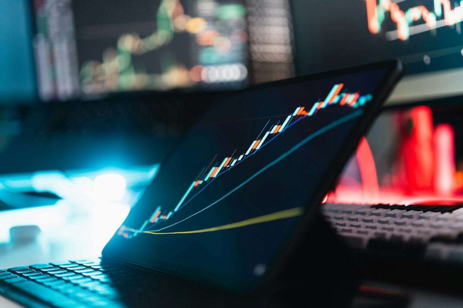 FTSE holds above 10,000 as oil resumes its climb above $100 - IFA Magazine
